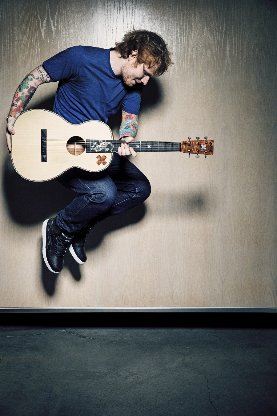 Ed Sheeran（エド・シーラン）、“ほぼ”ベスト・アルバム！？な最新作『＋−＝÷×（マスマティックス）ツアー・コレクション』国内盤cdを